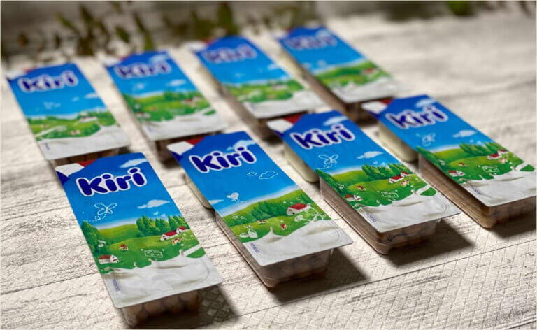 コストコ【キリクリームチーズ＆クラッカー】Kiri & Stick 濃厚クリームチーズディップがスティックお菓子とのセットになってるよ。