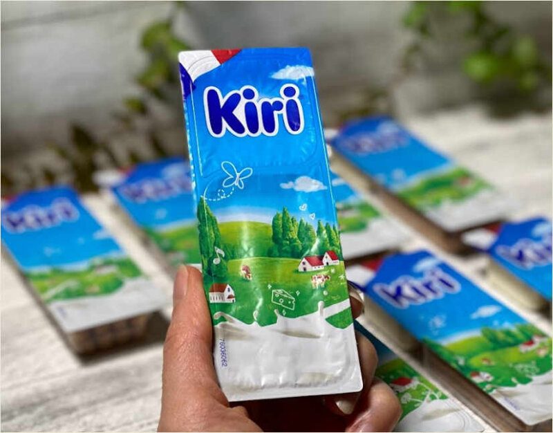 コストコ【キリクリームチーズ＆クラッカー】Kiri & Stick 濃厚クリームチーズディップがスティックお菓子とのセットになってるよ。